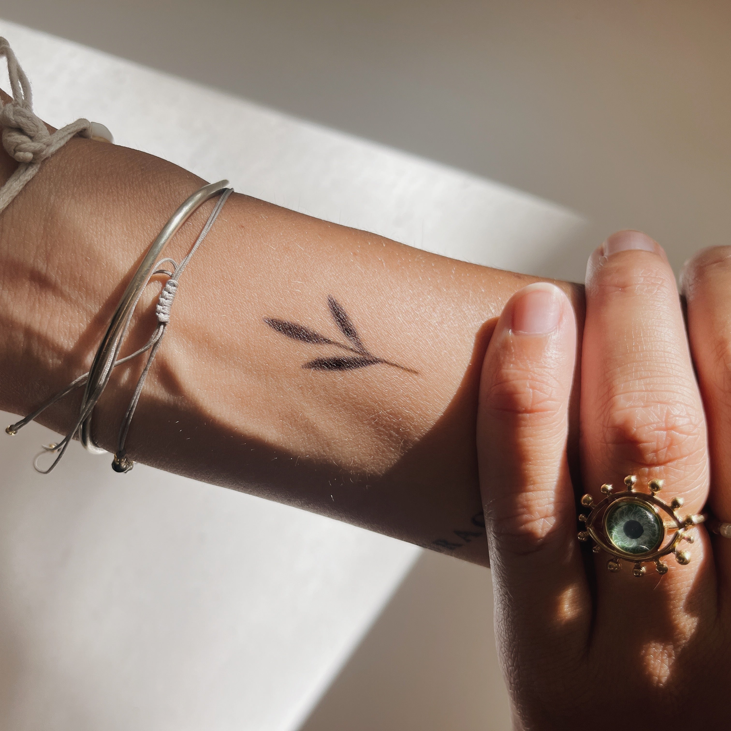 Small plant leaf - New Technology | Temporary Tattoo | inkster – Inkster